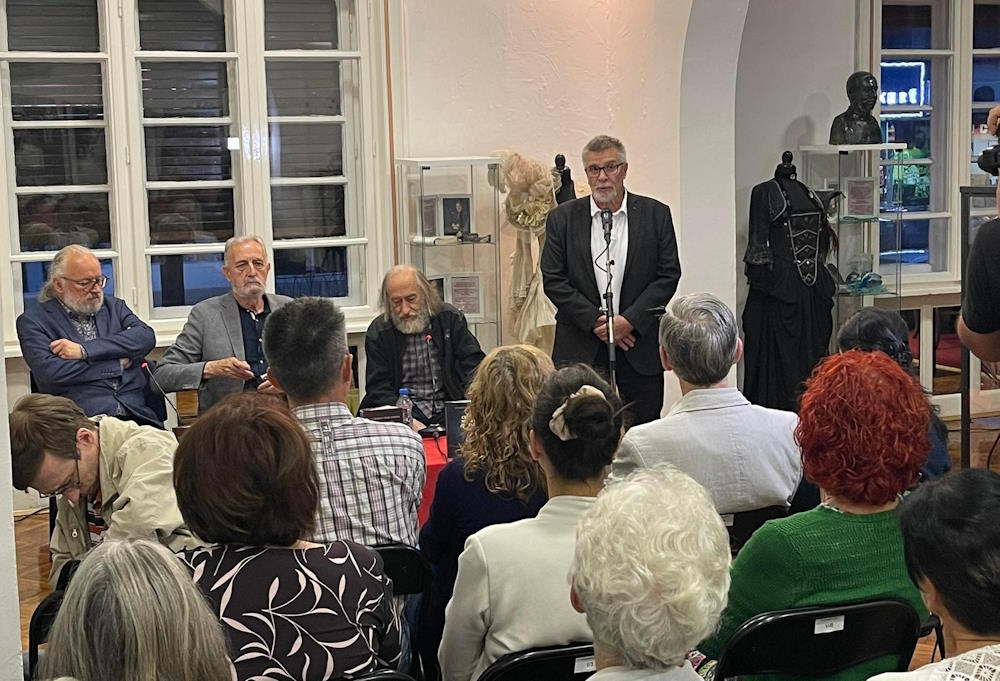 U Pozorišnom muzeju u Zaječaru sinoć je predstavljen pesnički opus ...