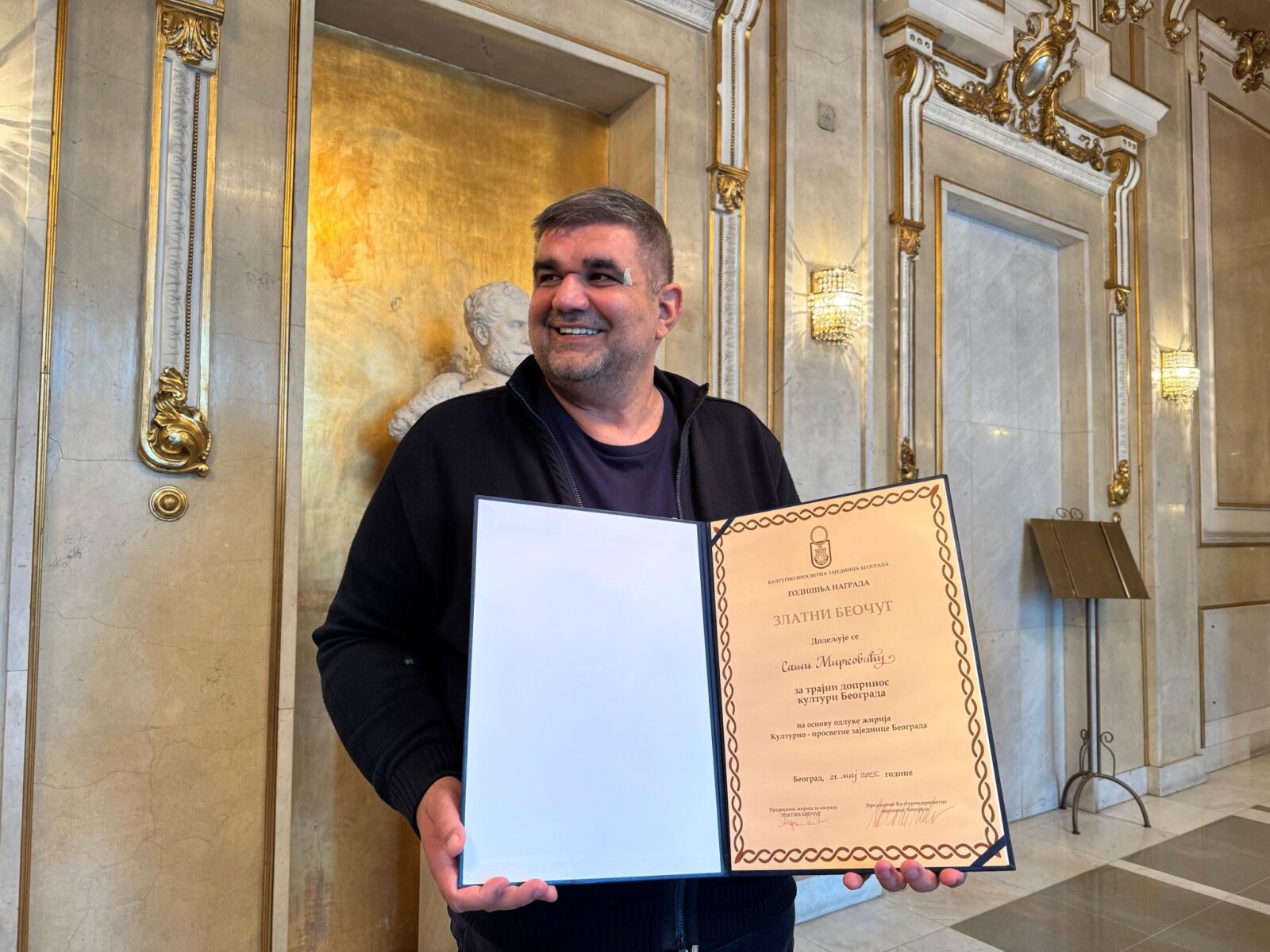 SAŠA MIRKOVIĆ DOBIO JEDNO OD NAJZNAČAJNIJIH PRIZNANJA IZ OBLASTI KULTURE!